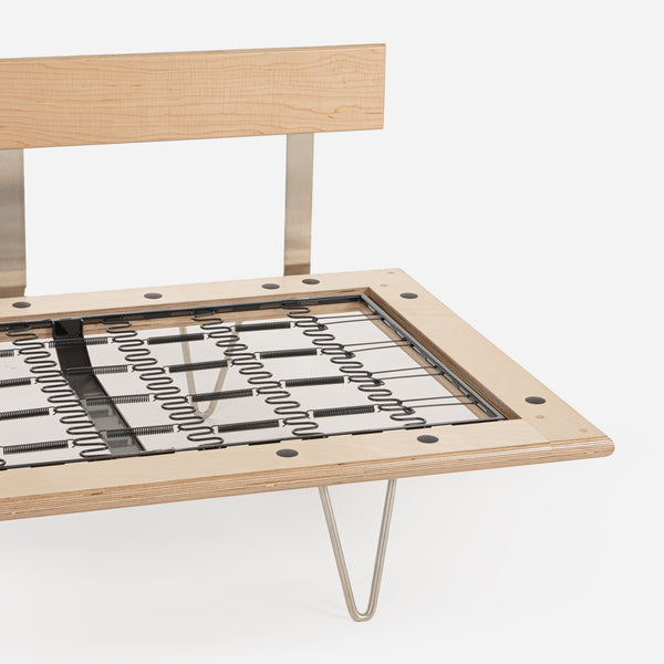 Case Study® Furniture V-Leg Daybed – Modernica