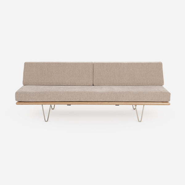 Case Study® V-Leg Daybed – Modernica