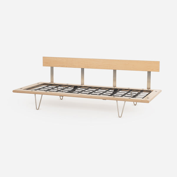 Case Study® Furniture V-Leg Daybed – Modernica Inc