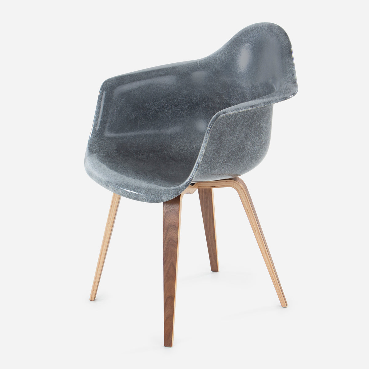 Case Study® Fiberglass Spyder Armchair – Modernica
